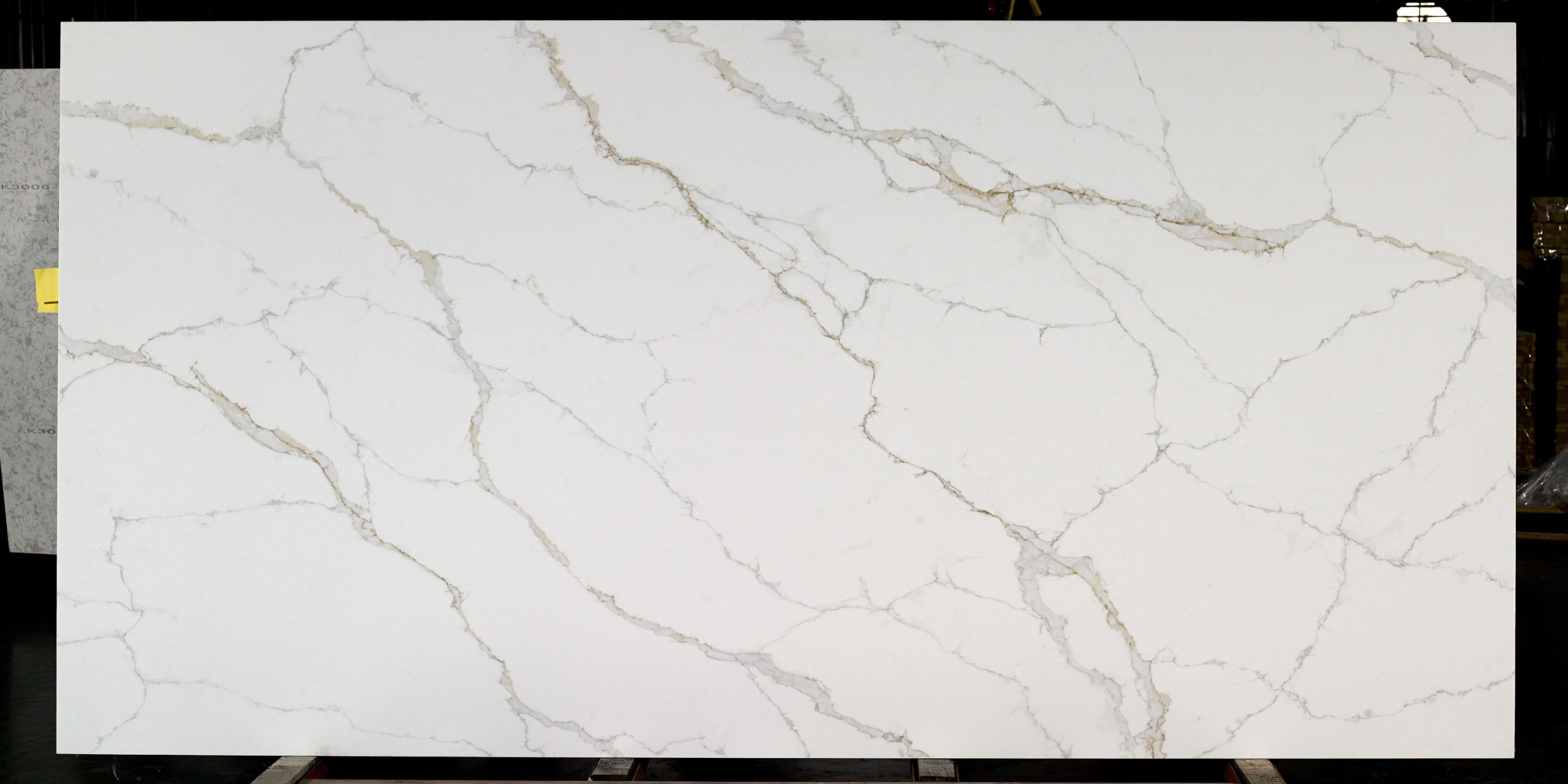 Crescendo Gold – Quantum Stone